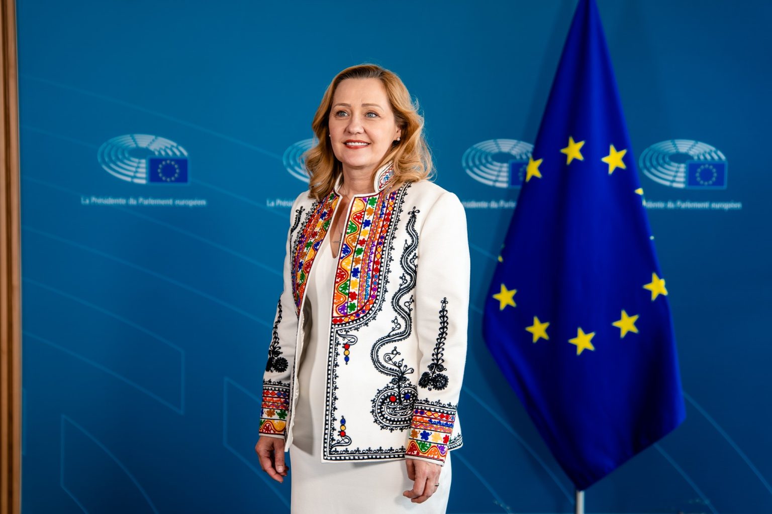Prezidenţiale 2025/ Elena Lasconi: Voi dialoga cu Nicuşor Dan; e ...