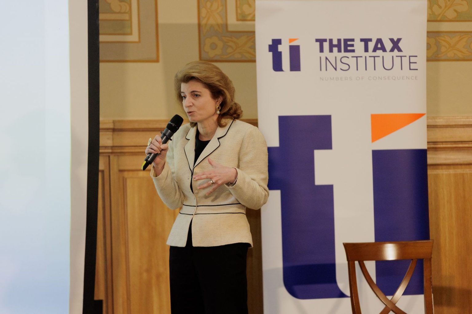 Impozitul Minim pe Cifra de Afaceri (IMCA) afectează grav întregi ...