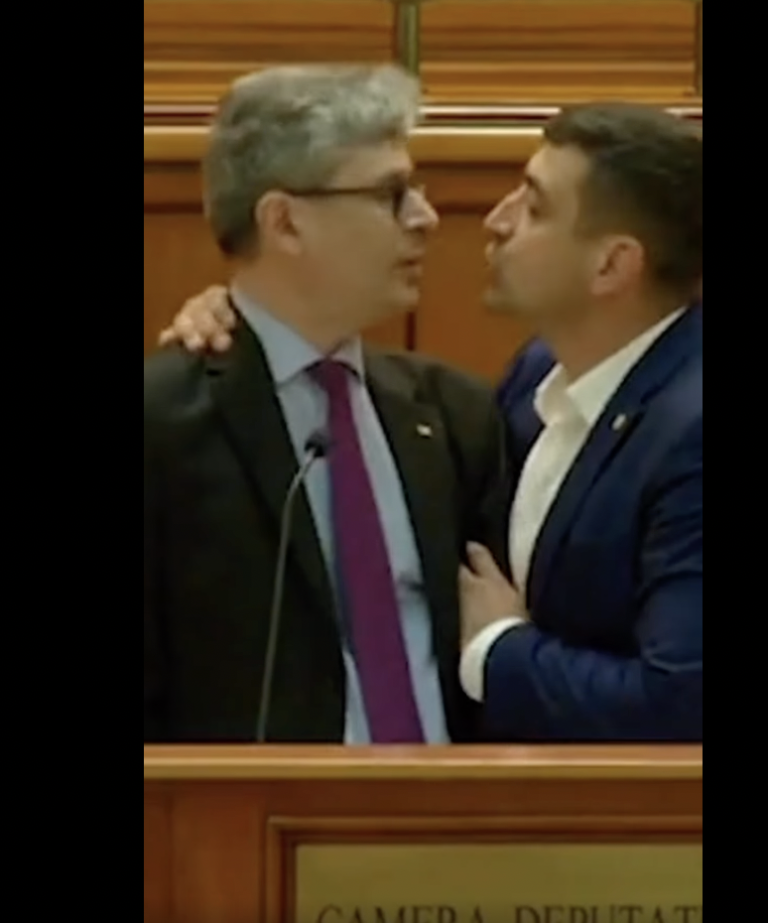 Virgil Popescu: Mi-e teamă pentru ţara noastră. România nu poate avea un preşedinte - agresor ...