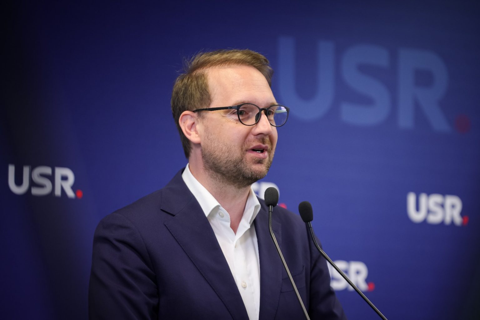 Salariul mediu real, la cota -6,5% în aprilie 2026 - Financial Intelligence