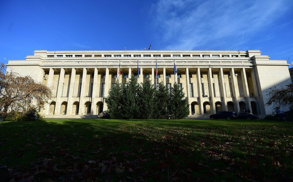 Ramin Aliyev: SOCAR Petroleum SA vrea să atingă, în România, în ...