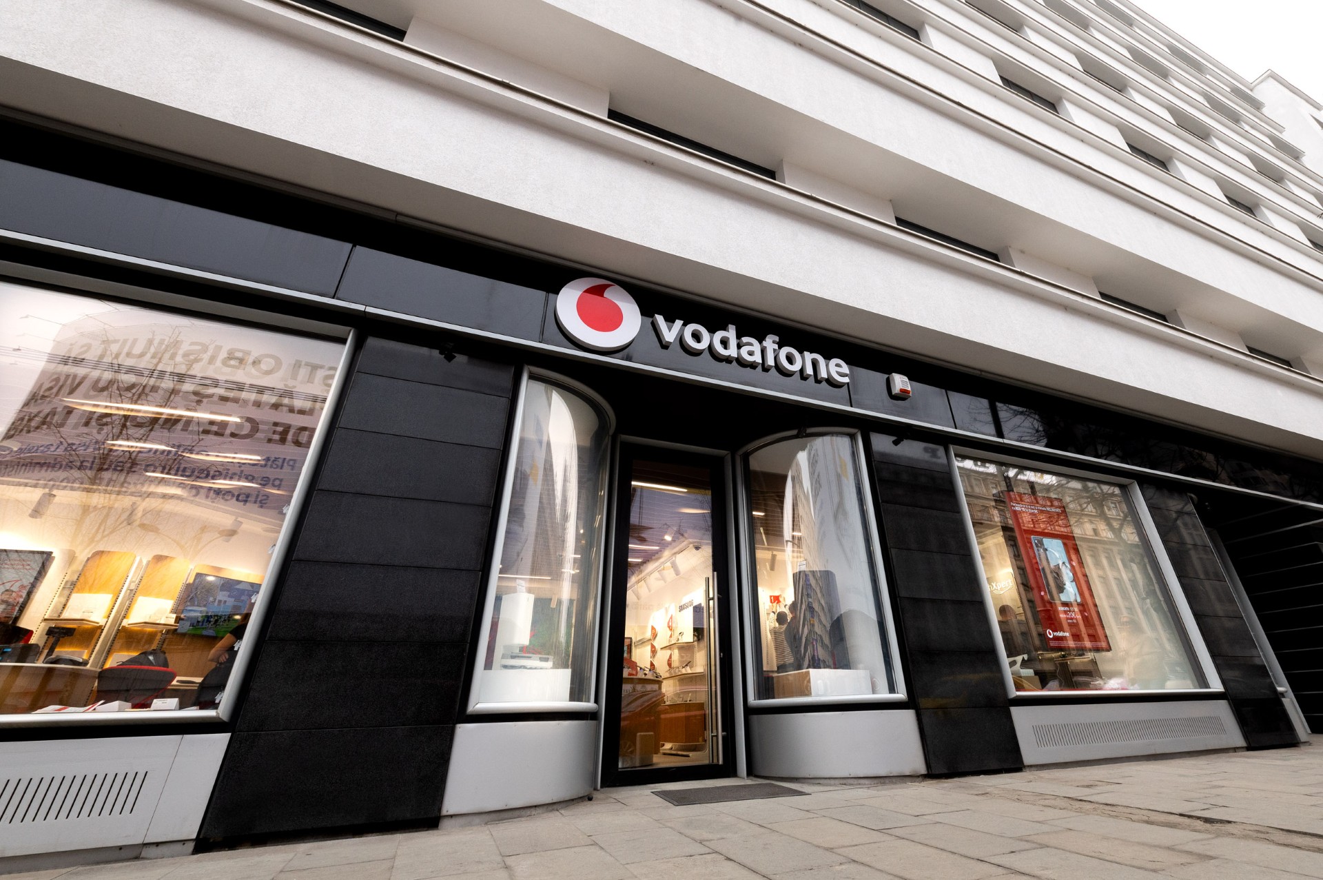 Vodafone România finalizează achiziția Telekom România Mobile ...
